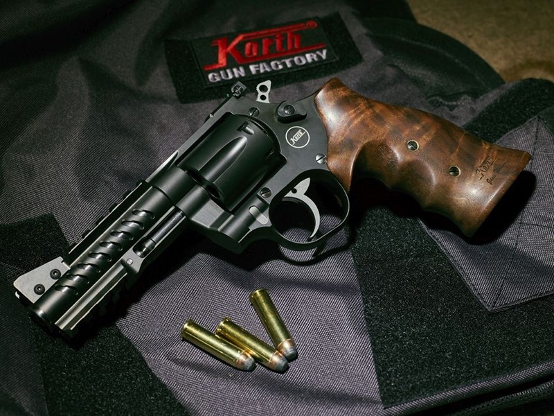 Revolver Korth Ranger, 4" .357 Magnum – Sportec